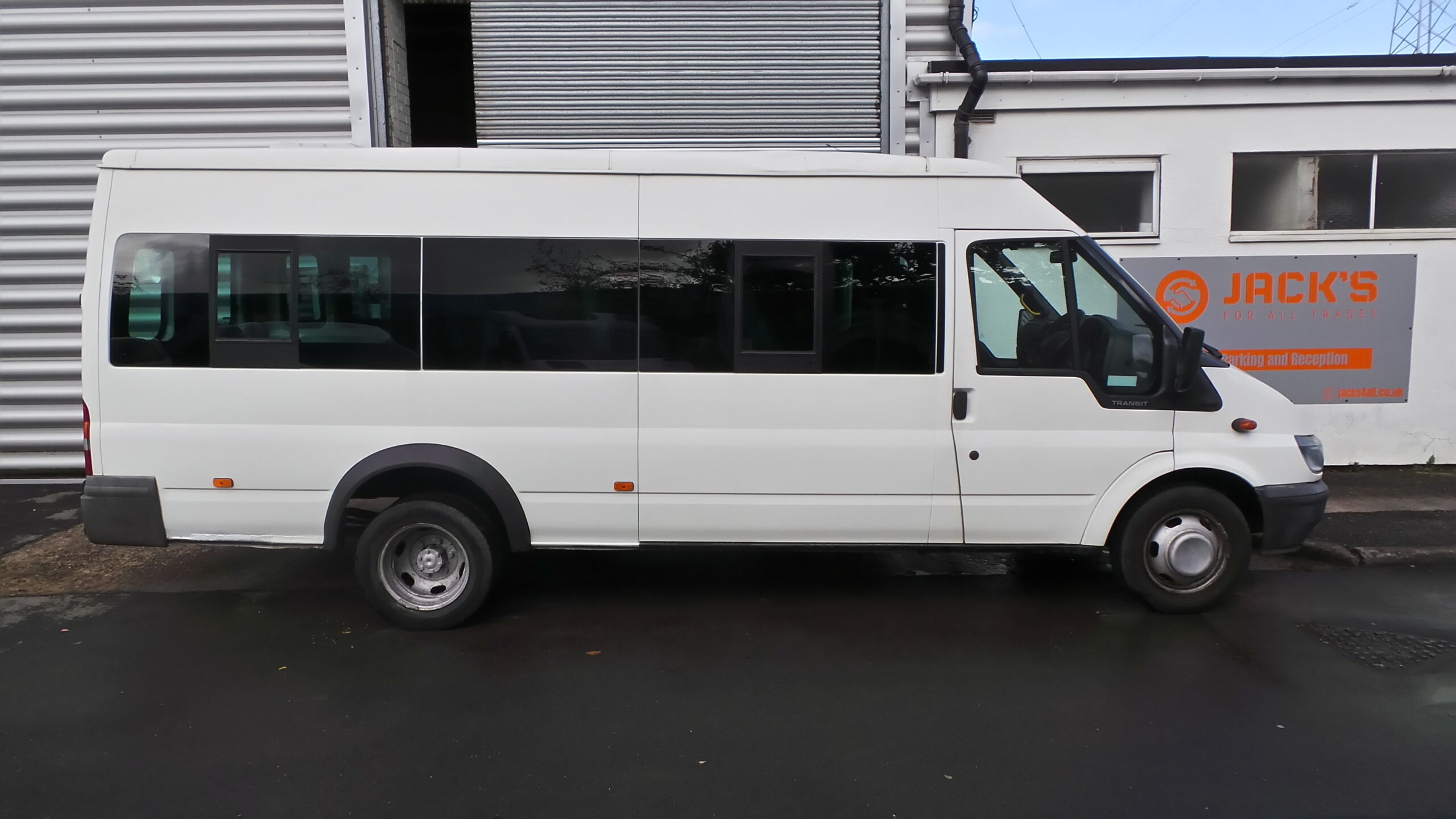 2006 Ford Transit T410 11/17 Seat Minibus RWD (YG06LGX) - Jack's For ...